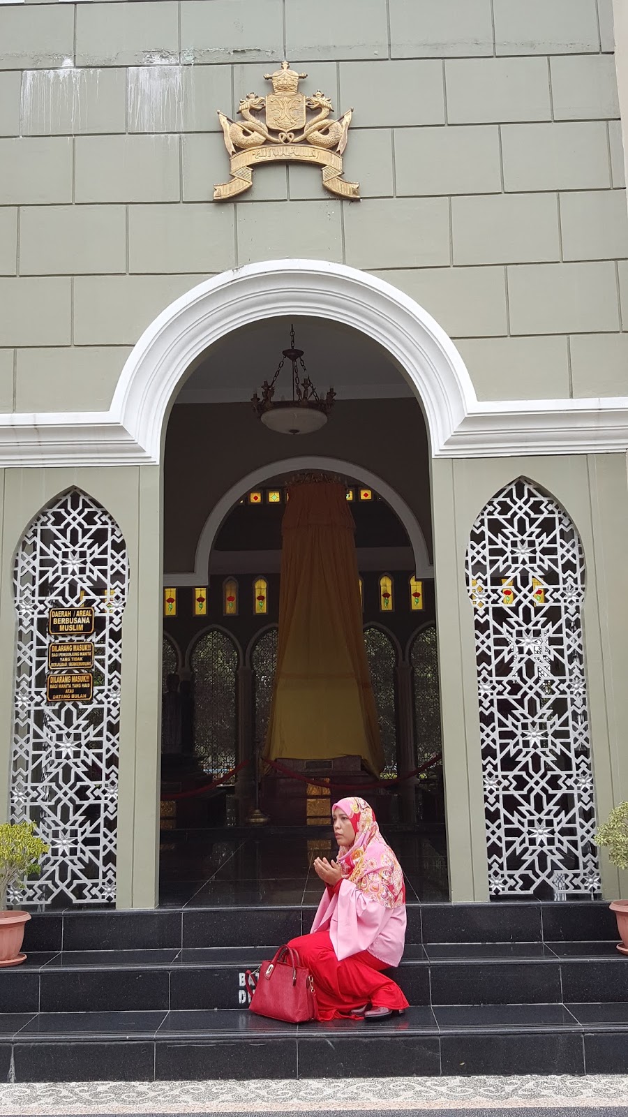 Meh Travel With Me!!: Masjid Raya Syahabuddin dan Makam Pahlawan ...