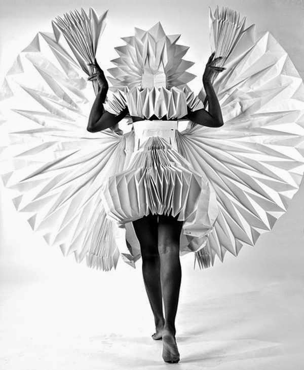 Transforming Paper Into Fashion - Gessica Marmotta