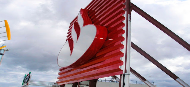 MUNDO DE LA EMPRESA BLOG: MARKETING: EL NUEVO LOGO DEL SANTANDER