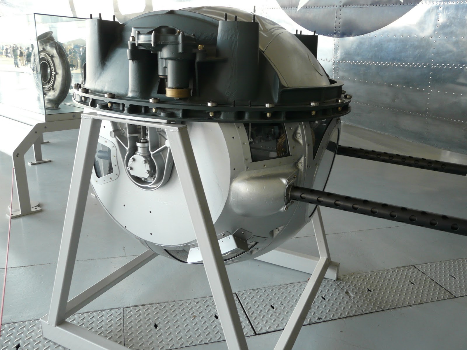 Rowmk9's Modelling Blog: B-17F and B-17G - The Sperry Ball Turret