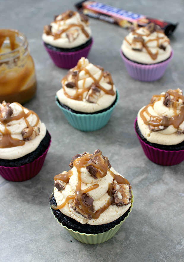 Wicked sweet kitchen: Snickers cupcakes