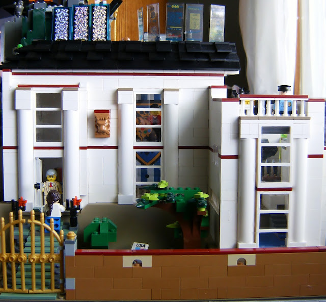 LEGO Wayne Manor and the Batcave