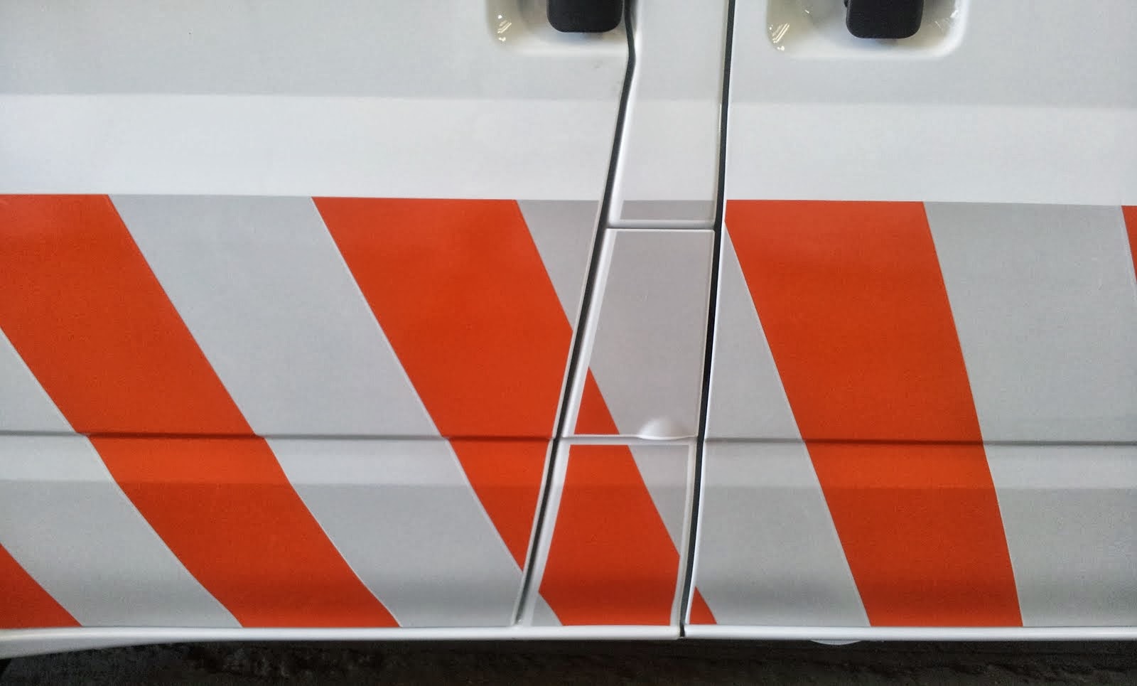 The Green I Signs Blog: Reflective escorting vehicle graphics supplied ...