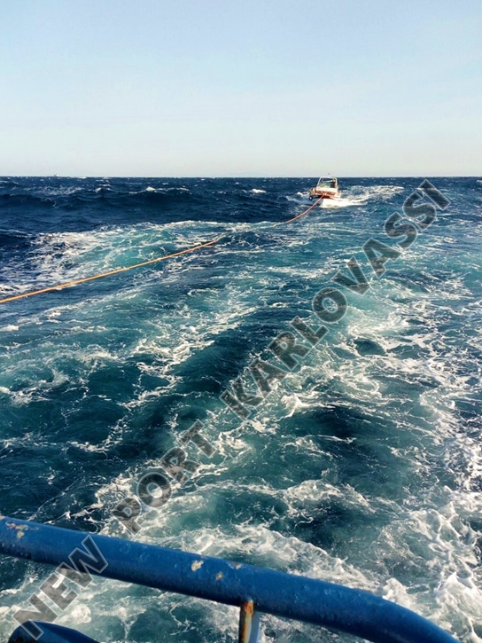 New Port Karlovassi: Βιντεο με την ρυμουλκηση του σκαφους απο το ...