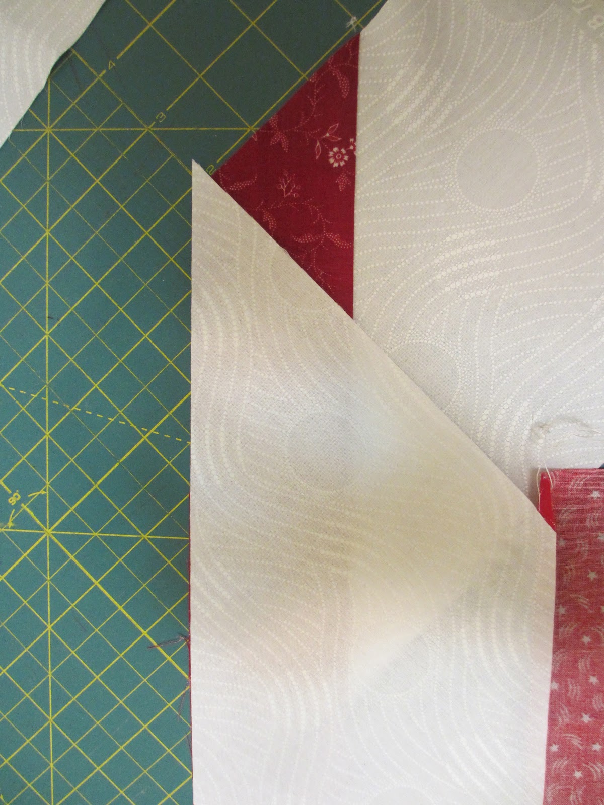 Radiant Honey Quilts: Peppermint Strip Block Tutorial
