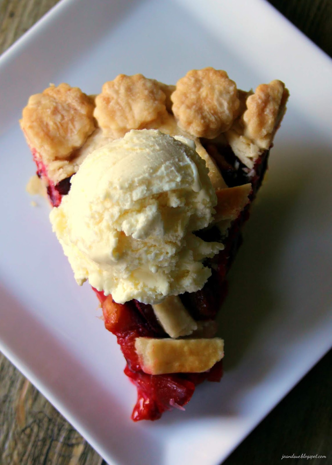 Jo and Sue: Plum Pie