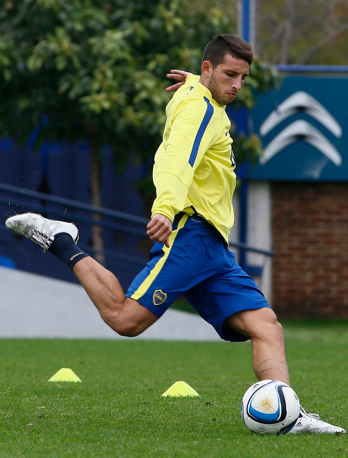INSTAFAVES : JONATHAN CALLERI (SOCCER PLAYER) | ARGENTINEMEN ARCHIVES