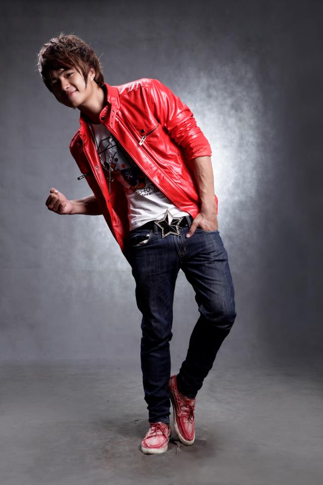 M y a n m a r H u n k s: Aung Lay @ Red