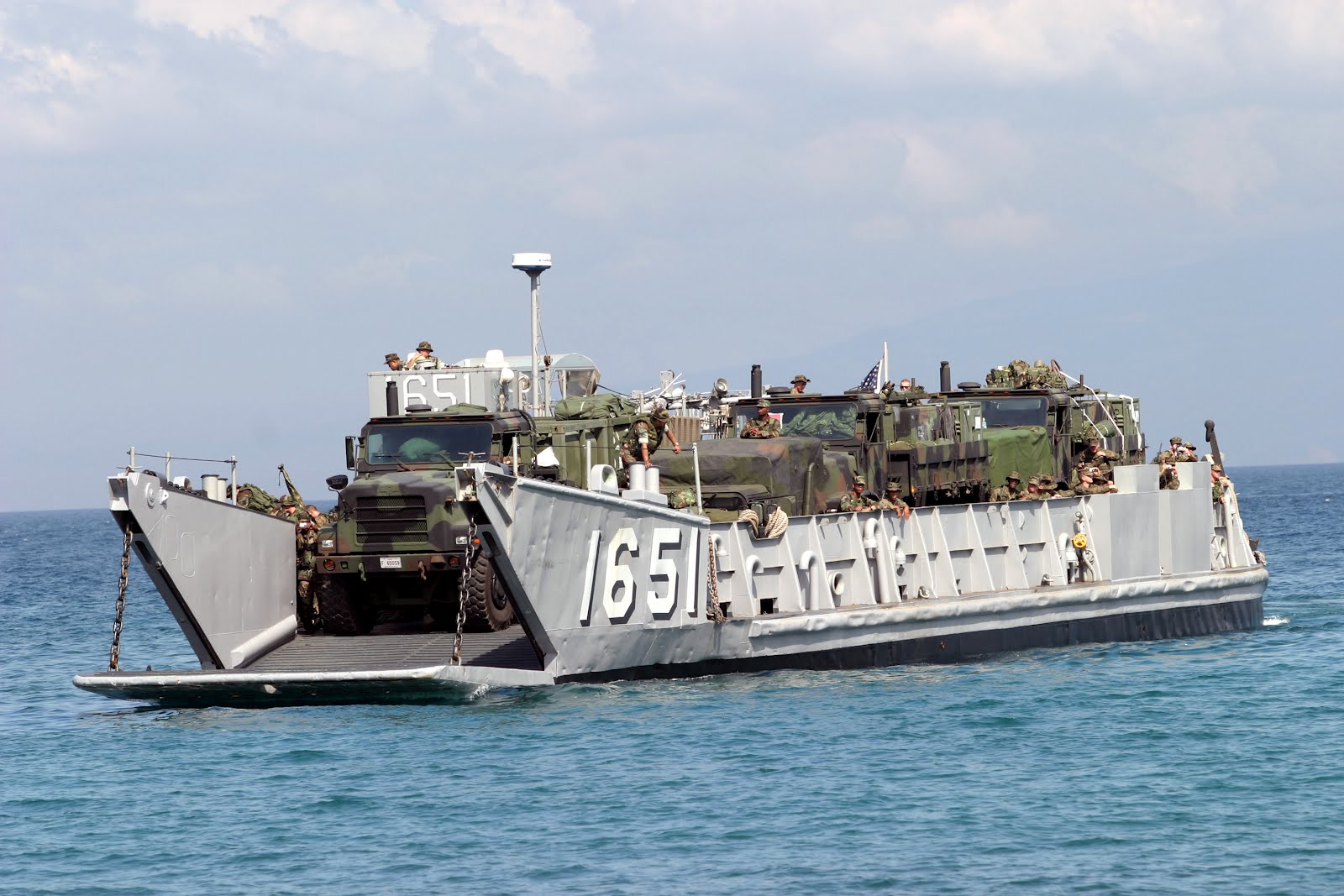 Defense News: Landing Craft Utility (LCU 1651)