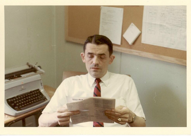 Before Computers and Internet: 15 Fascinating Color Snapshots of People ...