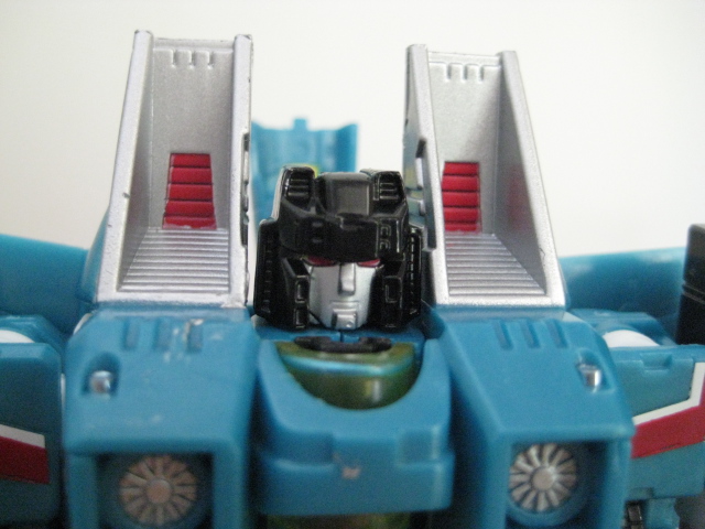 ChCse's blog: Toy Review: Transformers BotCon 2013 Rainmakers Bitstream