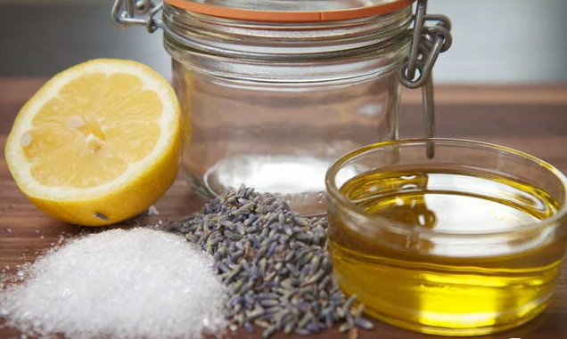 Scrub σώματος με λεμόνι και αλάτι | Χειροποίητον
