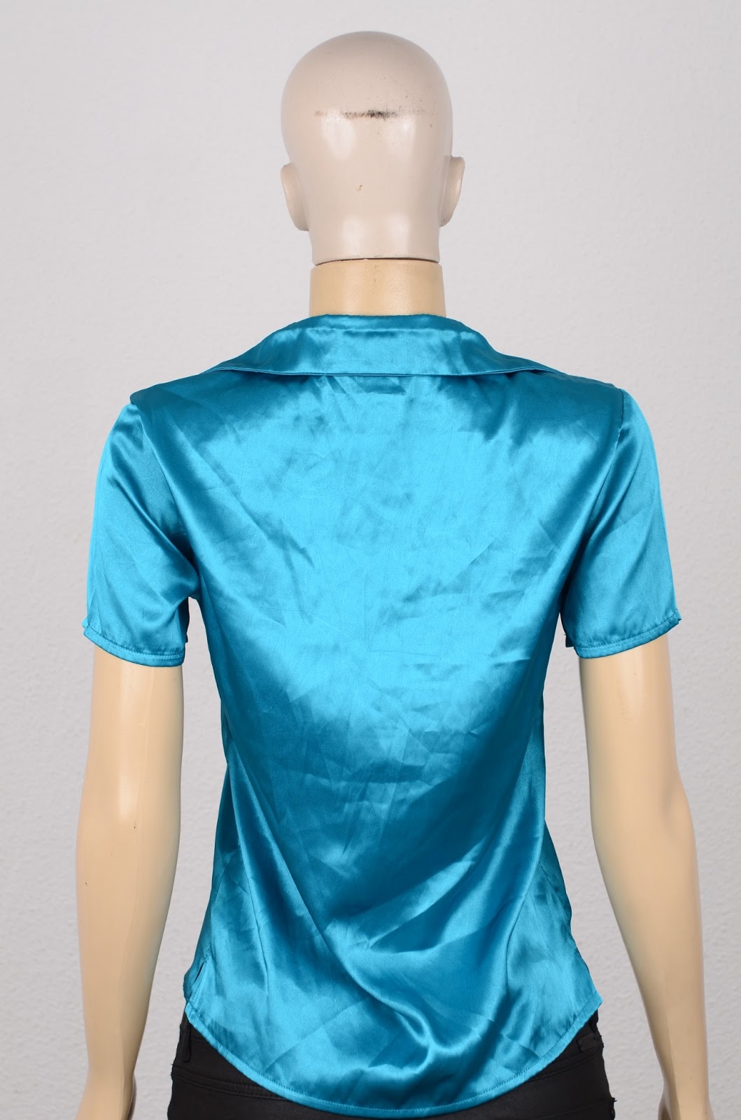 Espaço Sob Medida: Blusa azul turquesa - Anne Tracy
