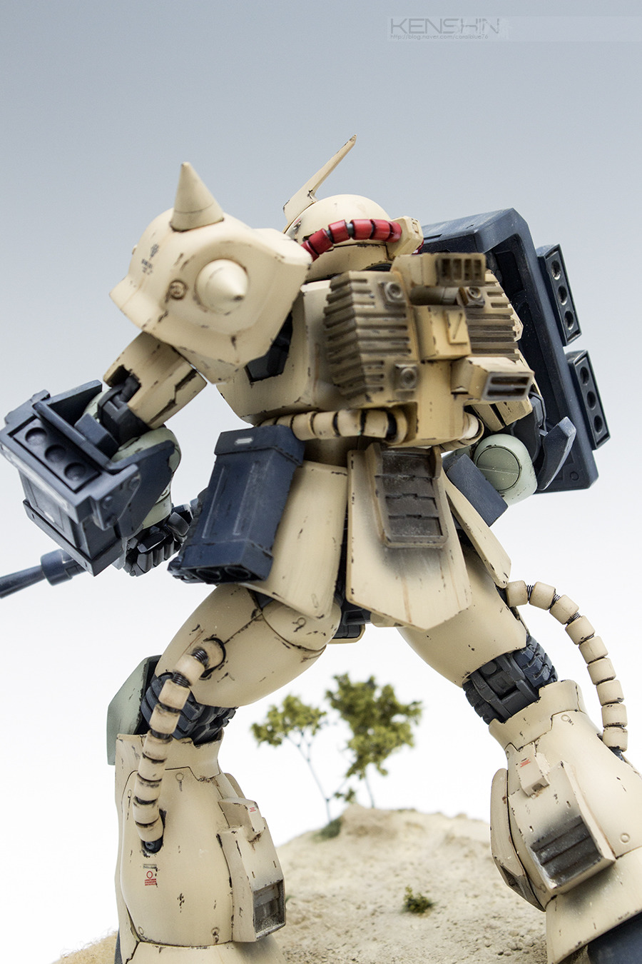 GUNDAM GUY: MG 1/100 MS-06D Zaku II Desert Type - Diorama Build