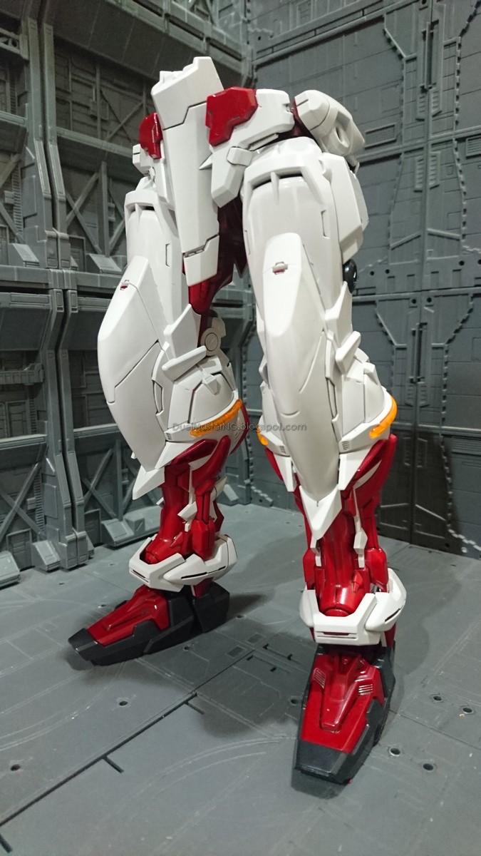 DuelMasterNG Gunpla: Astray Red Frame (Nillson Work, PG 1/60)