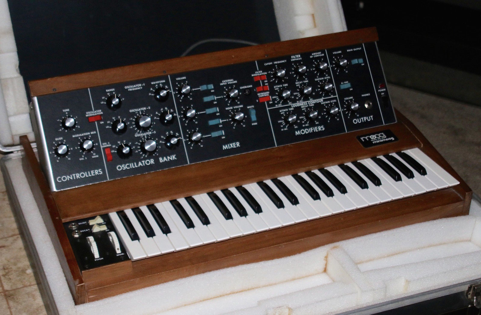 MATRIXSYNTH: 1970's Moog Model D Synthesizer w/ Case SN 6751
