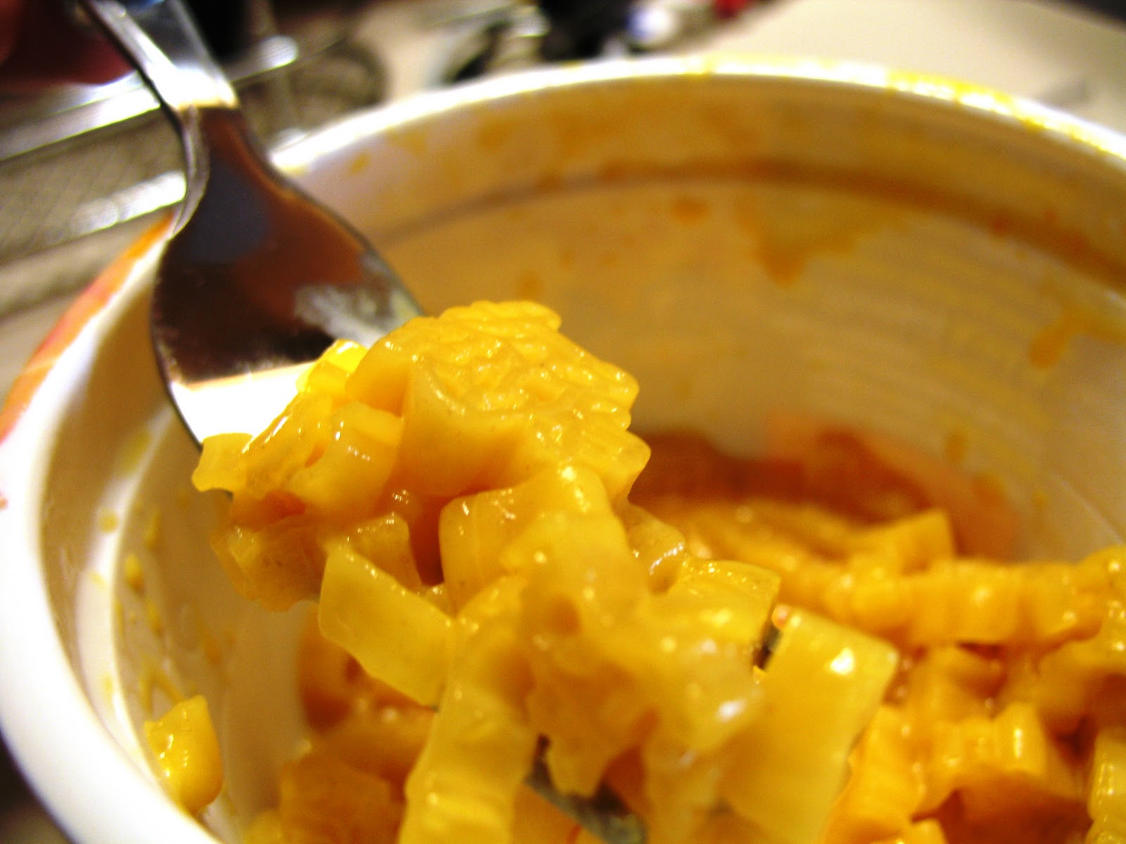 The College Food Blog: How to Make Easy Mac (taste good)