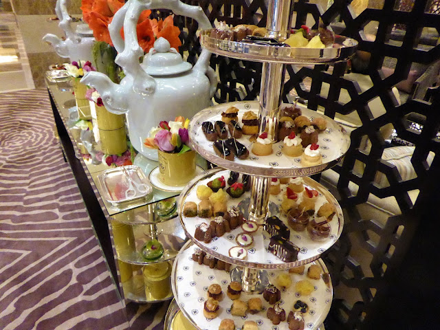 The Blonde: REVIEW: AFTERNOON TEA AT THE ST REGIS HOTEL