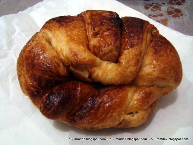 mmdc7 Online: Starbucks Spanish Chorizo Croissant