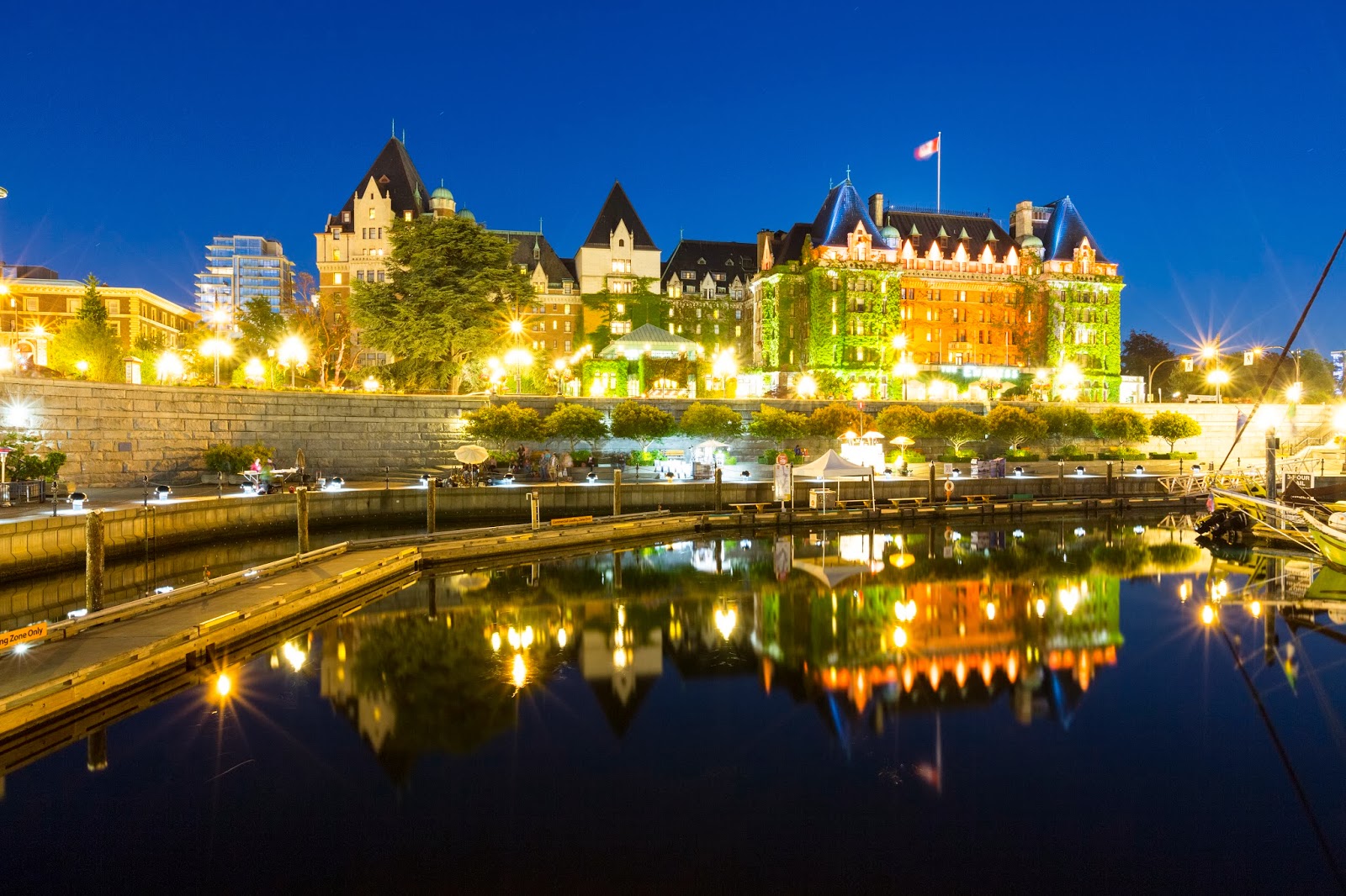 Naturetastic Blog: Victoria at Night - Victoria, BC (Part 7)