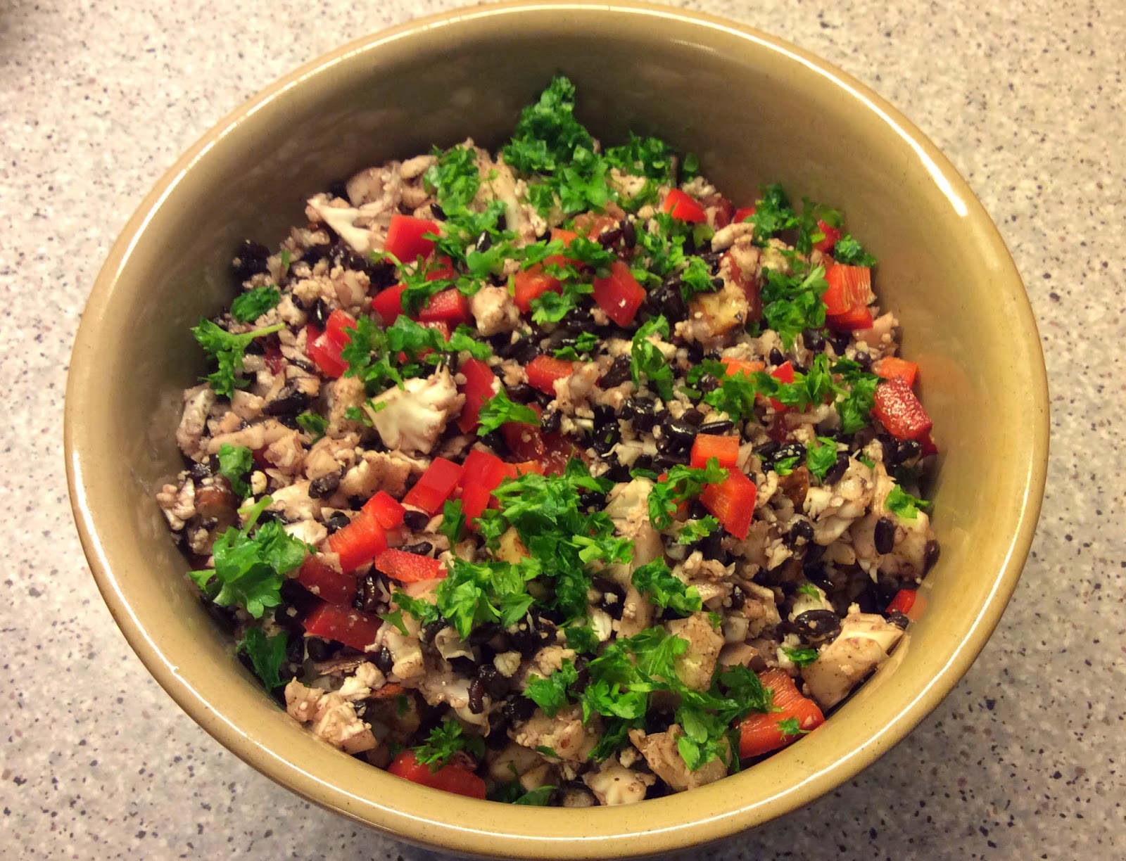 Anne Naturglad: Salat med sorte ris, blomkål og rød peber