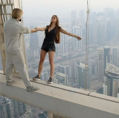 Tech-media-tainment: Lying clickbait: ‘Photos taken seconds before tragedy’