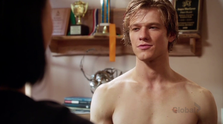 Alexis_Superfan's Shirtless Male Celebs: Lucas Till shirtless in MacGyver, Season 3, Ep 15 Caps ...