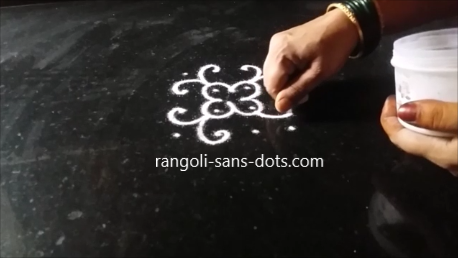 Small rangoli with dots