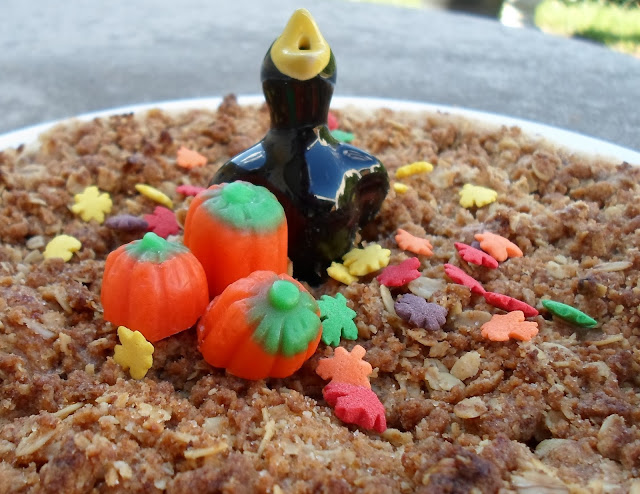 Happier Than A Pig In Mud: A Crow Among the Leaves-Decorating a Fall ...