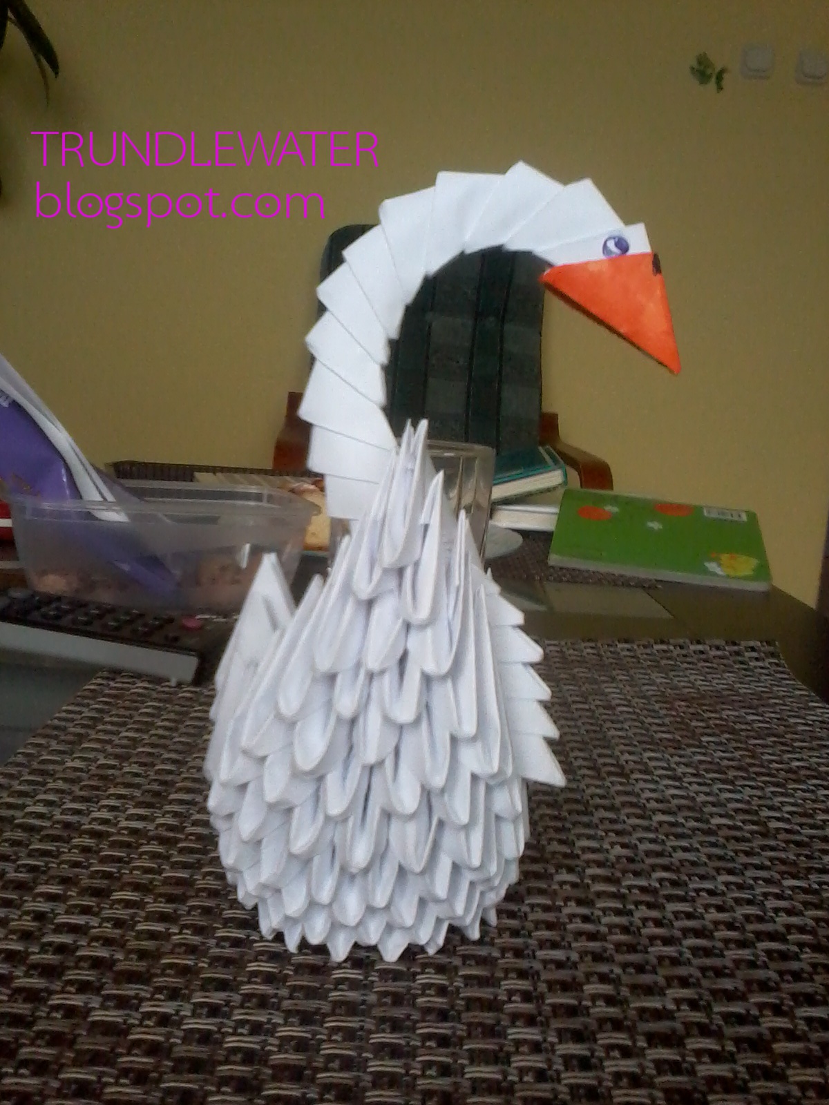 DFB: Łabędź origami z modułów chińskich