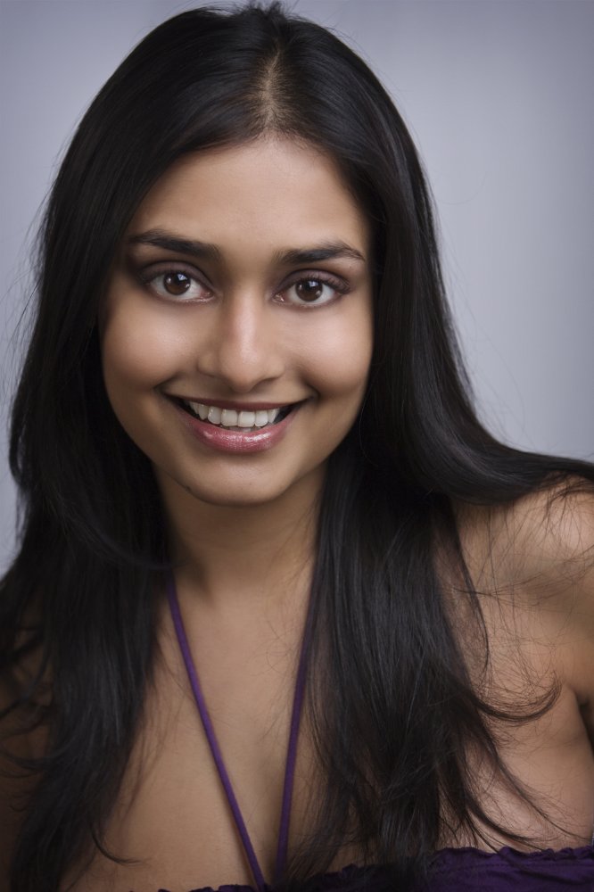 Classify Chriselle Almeida