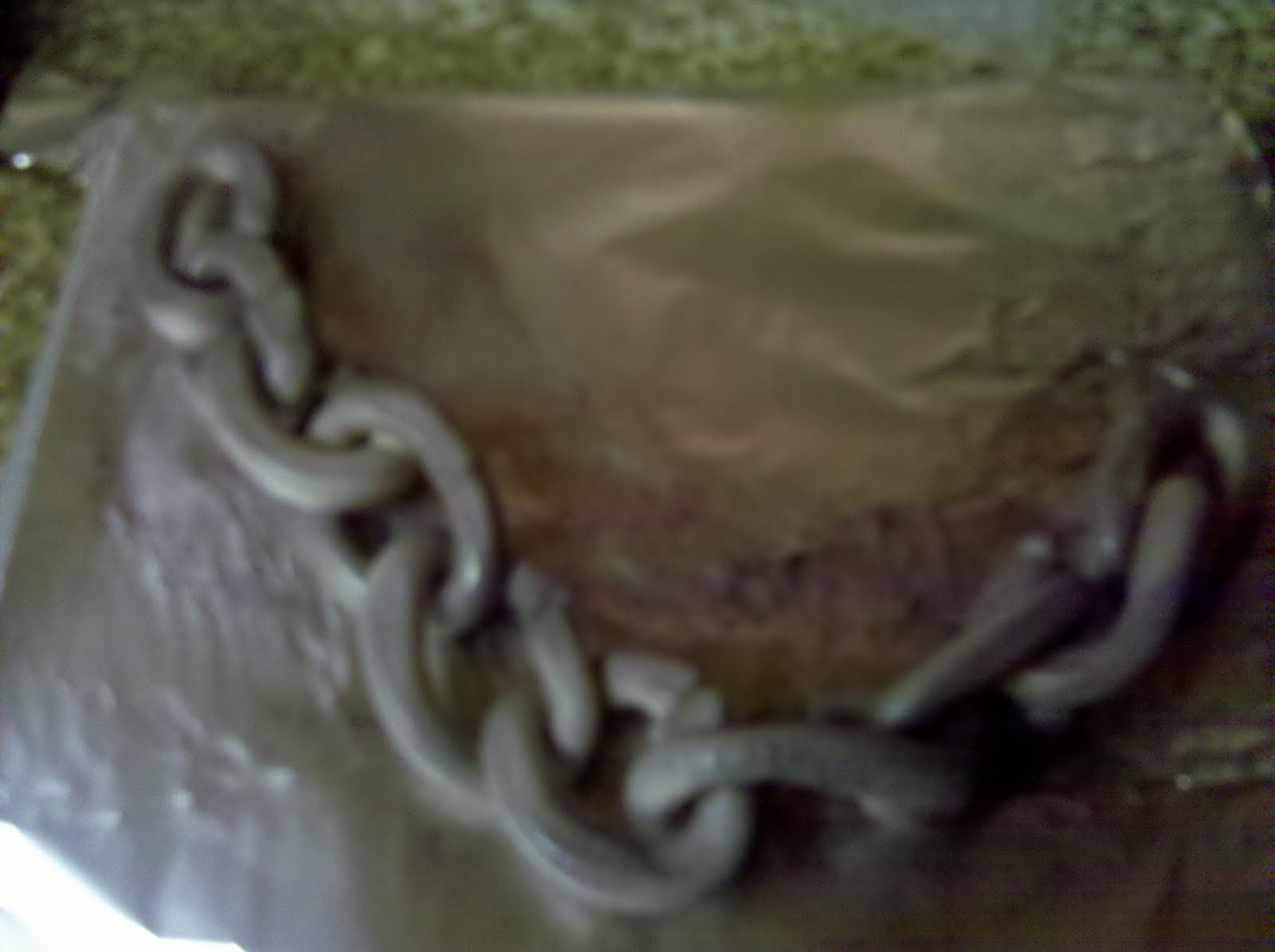 Mama Linda's Cupcakery: Ball and chain wedding cake