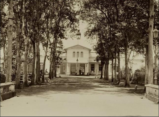 Kereta Api dan Pesawat: Stasiun Blitar