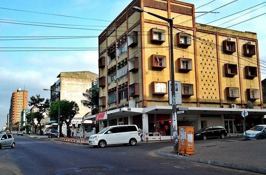 FB Alto-Maé. Prédios parecidos na Av. 24 de Julho e clubes desportivos ...