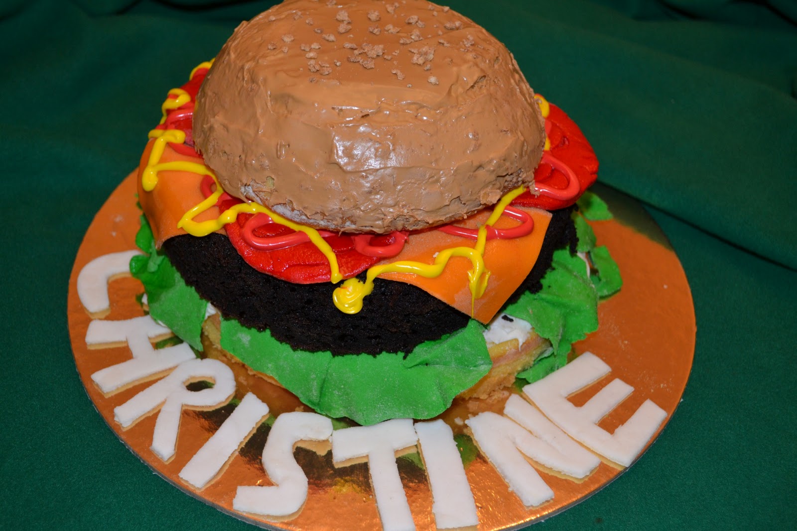 Deezert: Burger..CAKE!