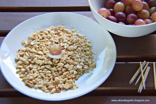 a traveling Wife: Three Ingredient Snack or Dessert - Grape Poppers