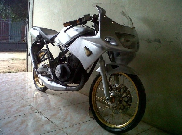 Foto Gambar Modifikasi Motor RGR Terbaru Gaya Ninja Paling Keren ...