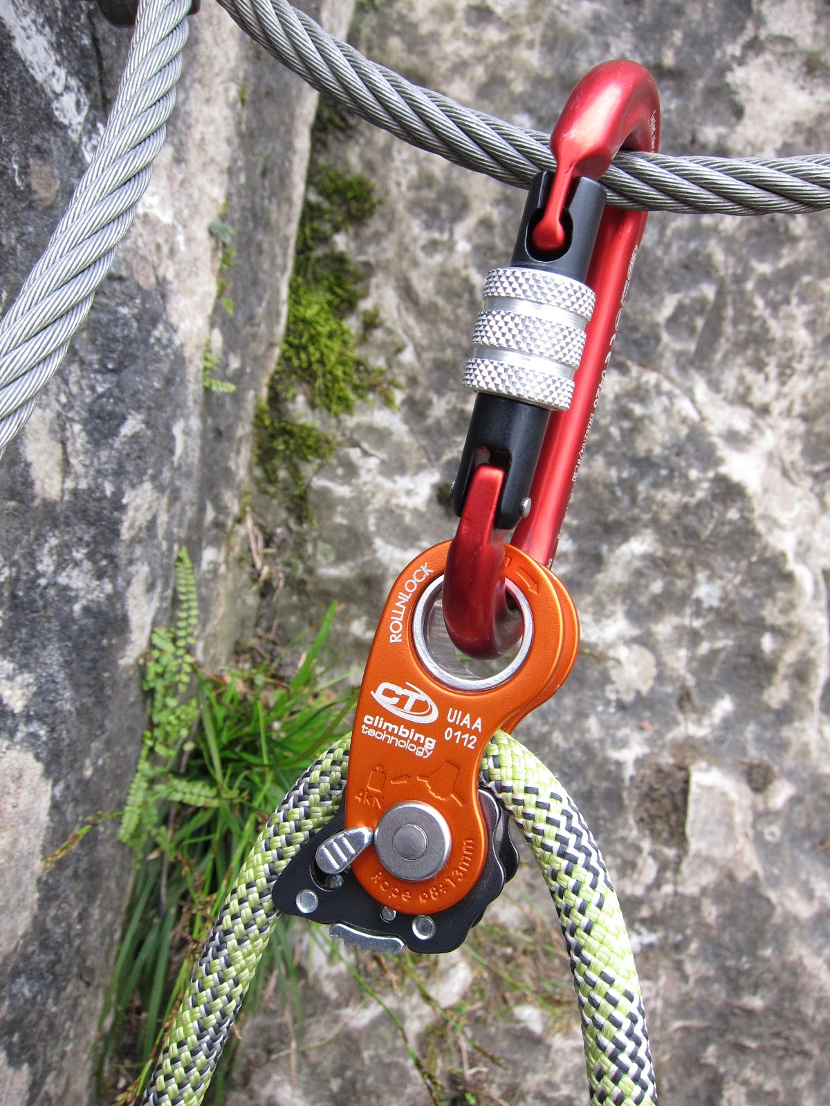 expeditionist.nl: Gear: Climbing Technoloy RollNLock