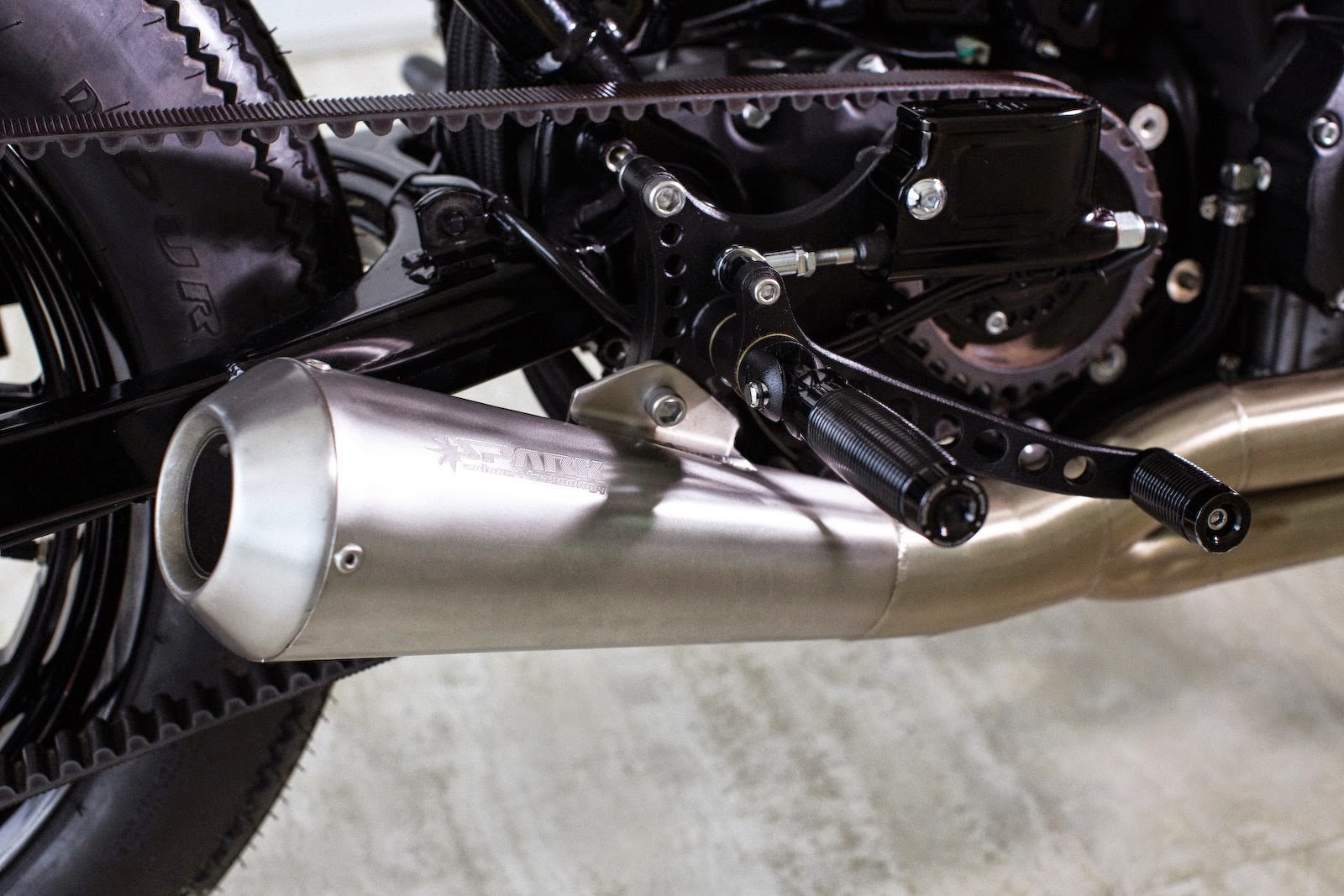 Racing Cafè: Harley "The Slate Hammer" by Rough Crafts