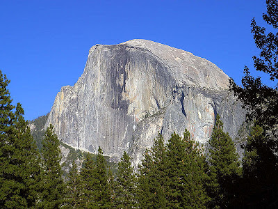 Things To See At Yosemite: Yosemite Mountains And Granite Cliffs