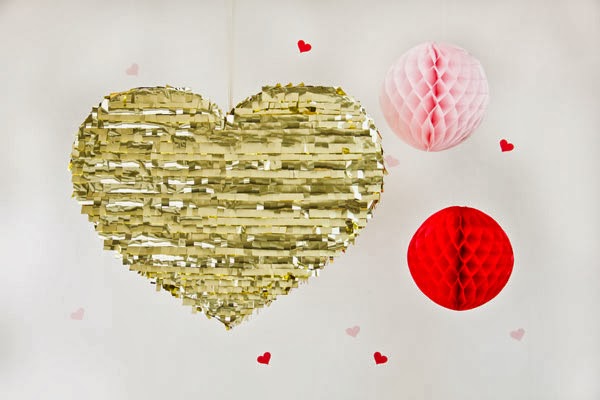 CreativaCale: Pinata SRCE za novogodišnju žurku