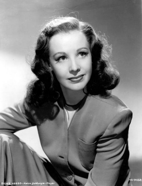 Cinema Divas: Signe Hasso