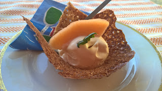 MarzipART: Crunchy ice cream lace cups