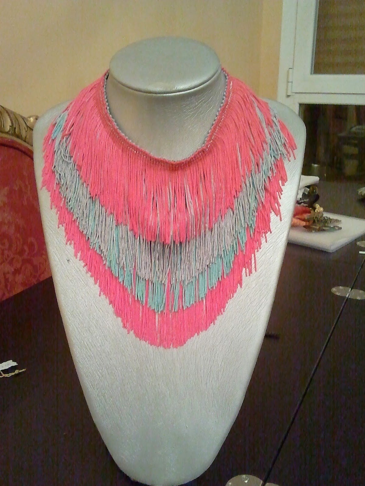 Collares originales, pon un fleco de color en tu vida!!!