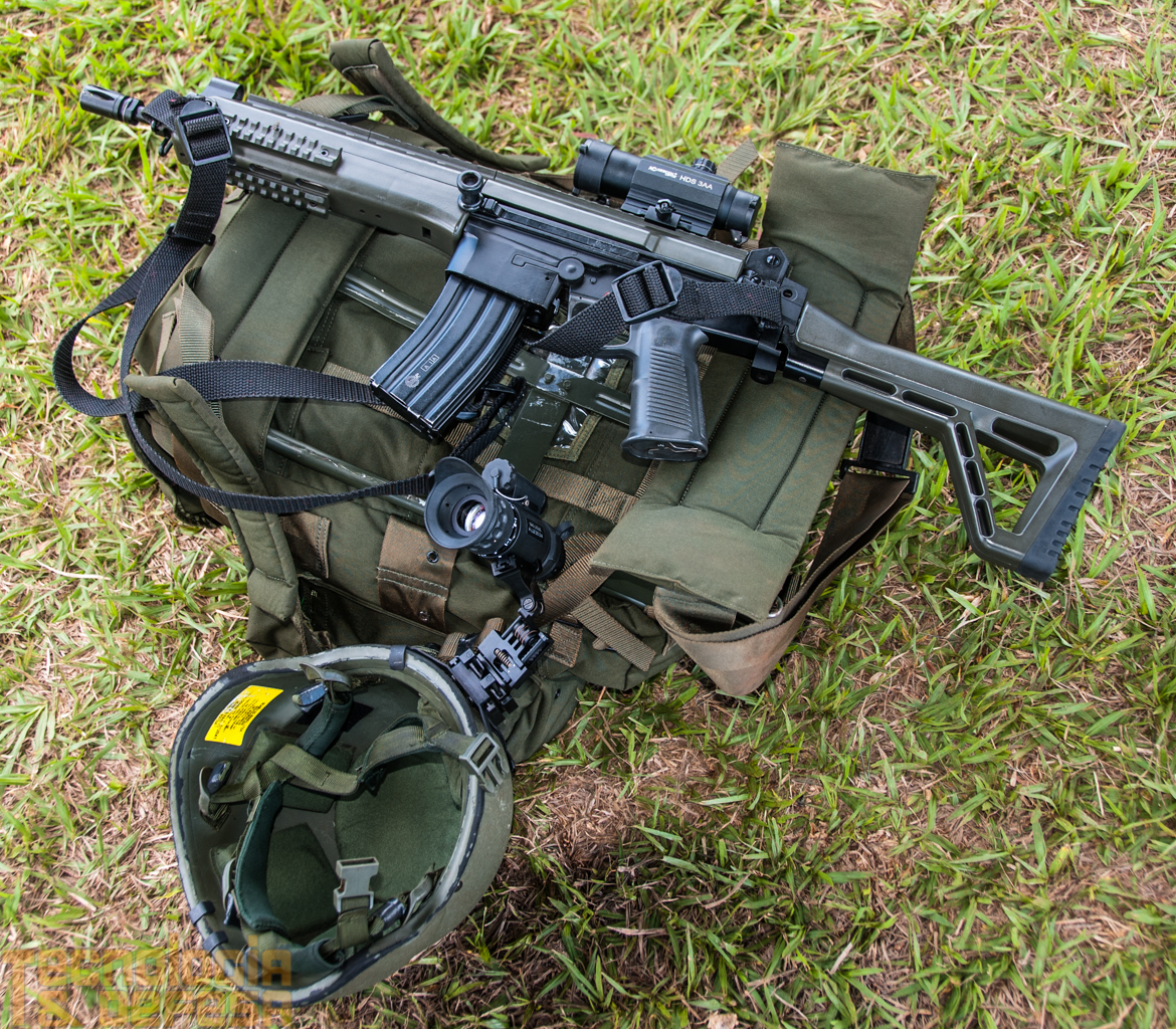 IMBEL - Fuzil de Assalto IMBEL IA2, calibre 5,56mm (Fotos: Roberto Caiafa)