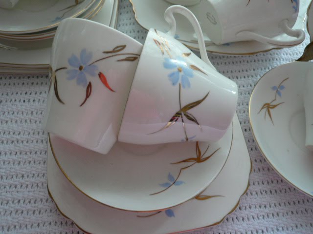 mysweetredroses: HEATHCOTE CHINA BEST BONE, ENGLAND