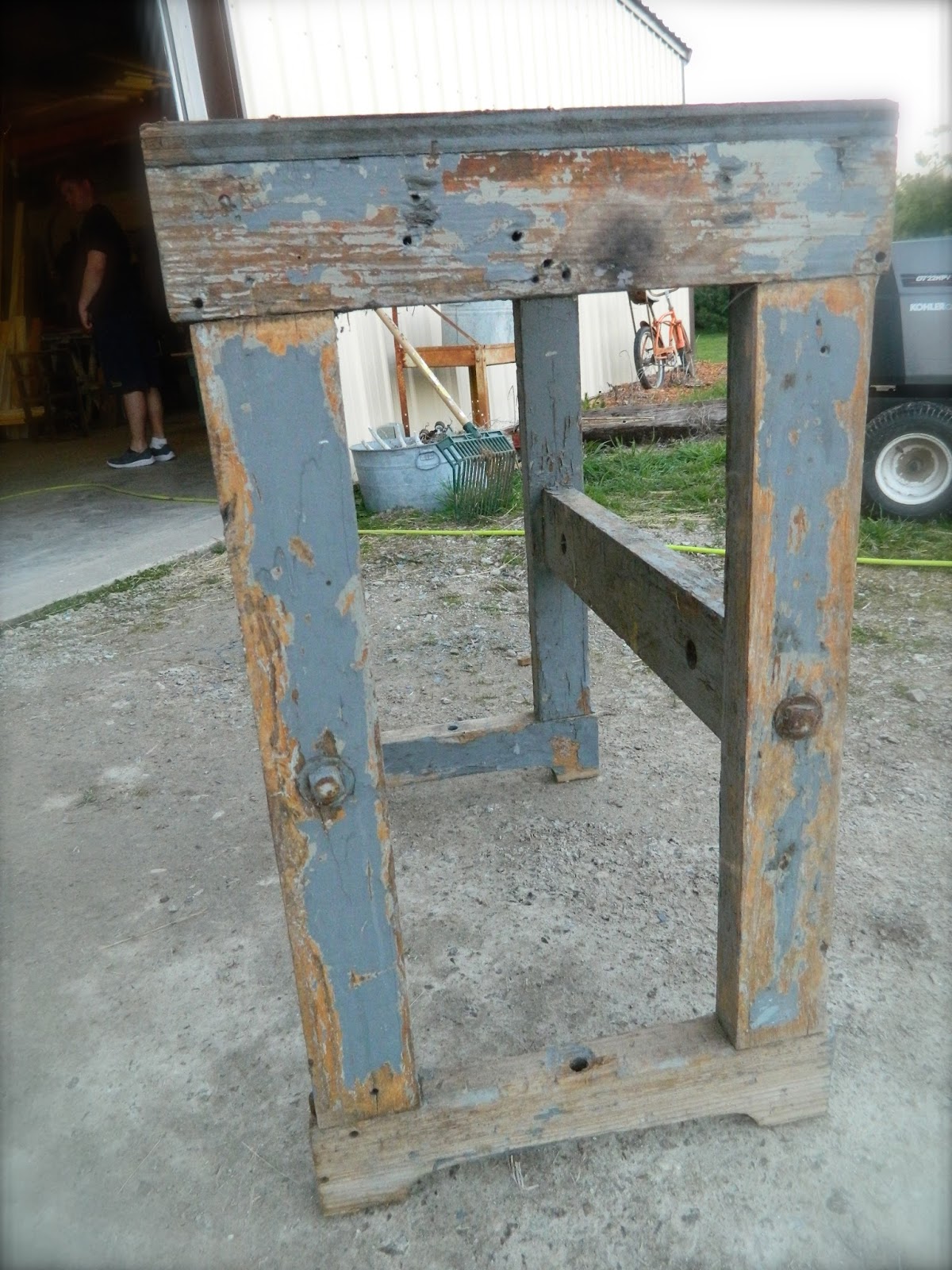 Dirty hands, Beautiful life: Reclaimed Wooden Tables