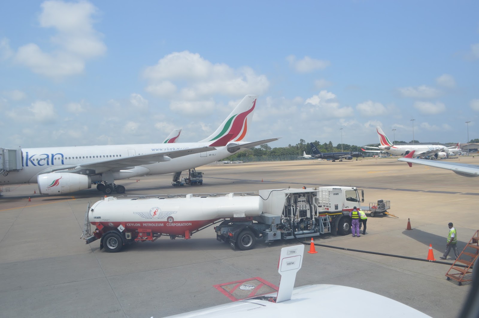 Sri Lankan Airlines Airbus A321 Business Class : Colombo to Singapore UL308
