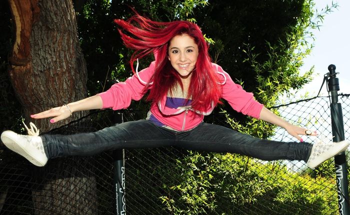 Ariana Grande, young actress smiling looks of the day. | VictoriaRud