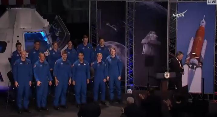 Con ustedes, los nuevos astronautas de la NASA: el grupo 22 ~ La estela ...